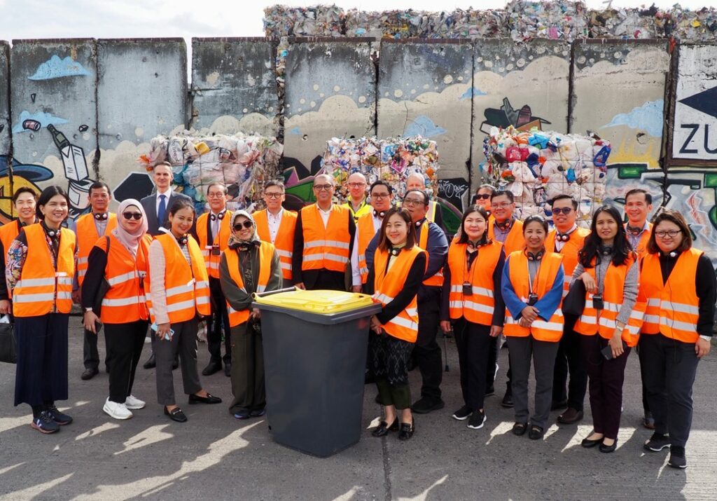 Extending our positive impact to Indonesia Plastics - ALBA - Working ...